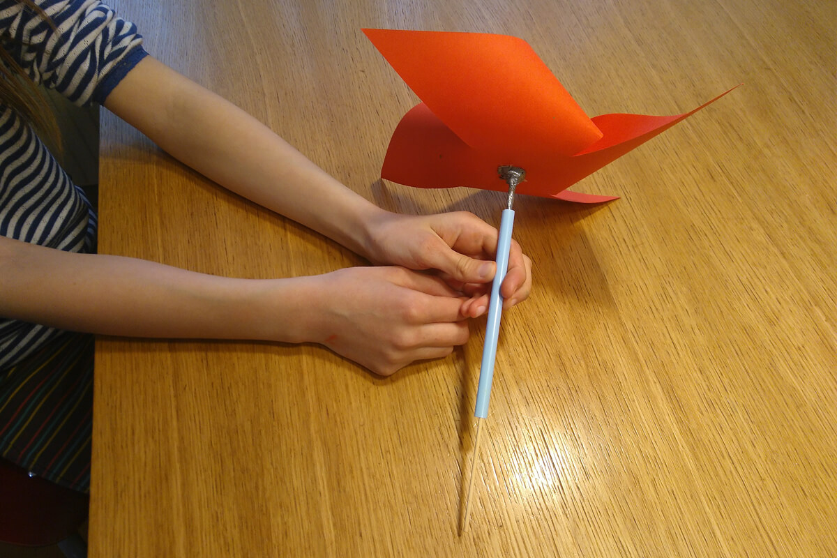 Experiment: Kann man mit Wind Lasten heben? - Kleine Kinderzeitung